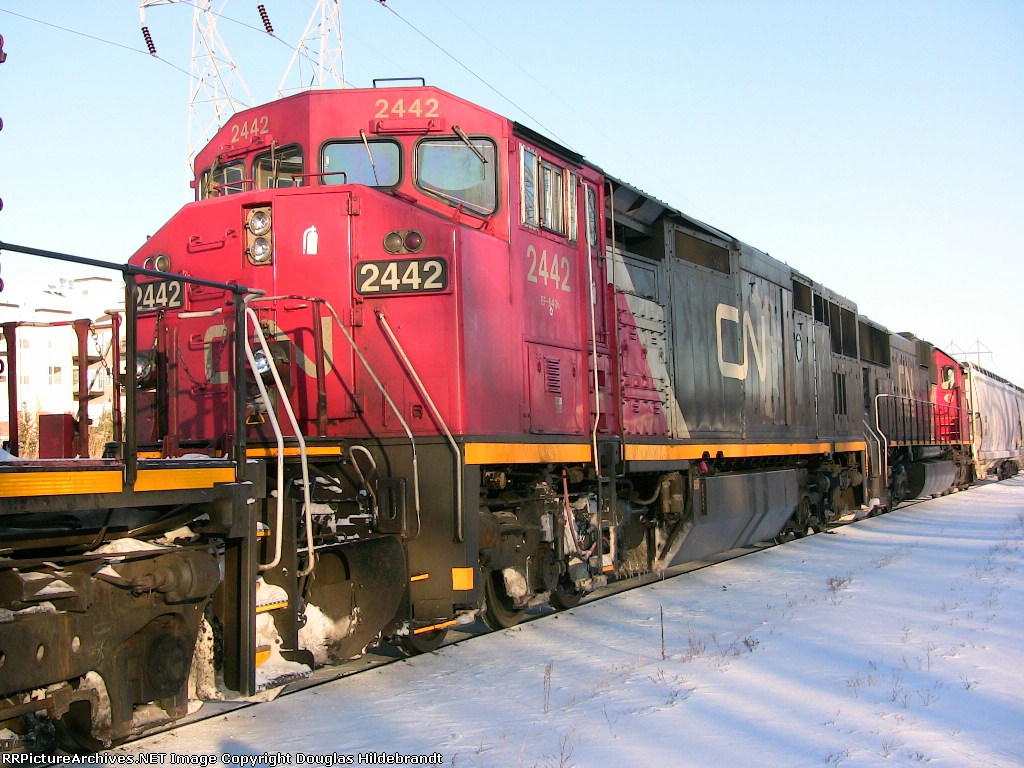 CN 2442